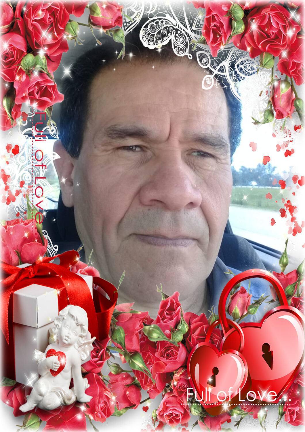 Marcos de fotos. Symbol of love. Two red heart shaped locks ...